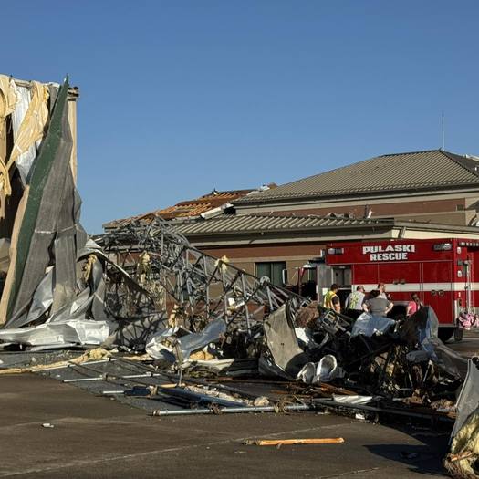 Tornado strikes Kentucky, leaving at least 18 dead - The Lexington Times