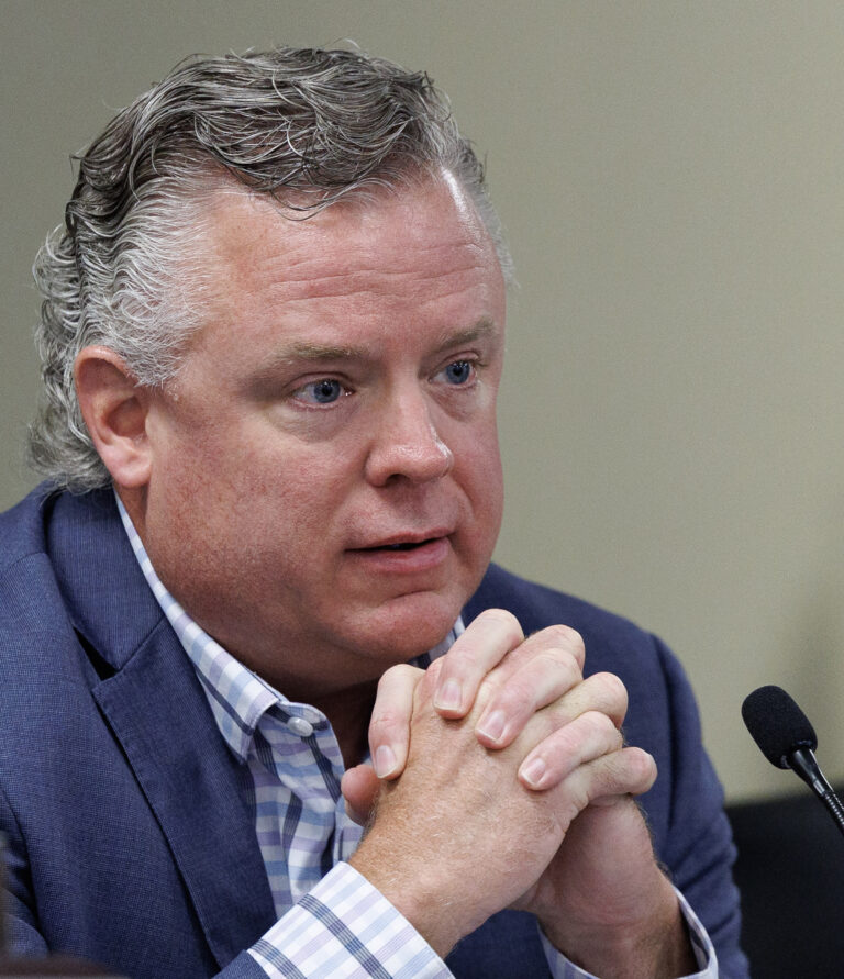 Lockett calls on Liggins and Murphy to resign, citing lack of ...