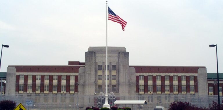 Former FMC Lexington staffer admits to sexual contact with inmate ...