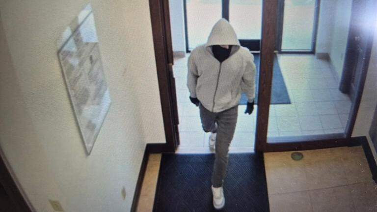 18-year-old charged in Berea bank killings; FBI says he posted 'I ...